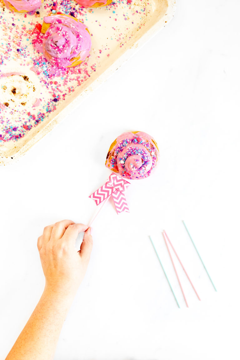 Fun Holiday Cinnamon Roll Pops