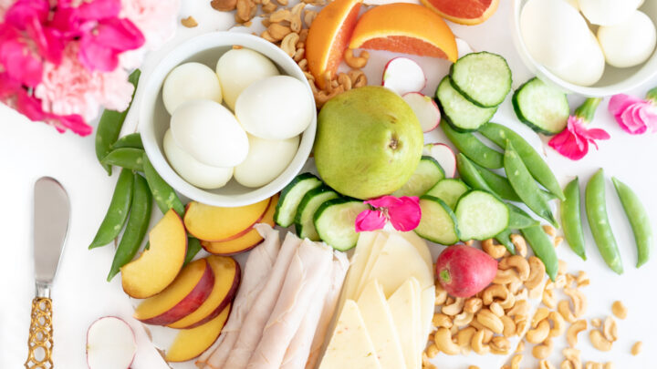 Pretty Lunch Snack Tray Ideas | Cutefetti