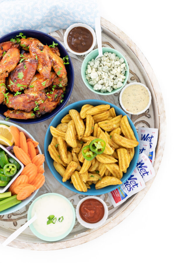 Easy Chicken Wings Board | Cutefetti