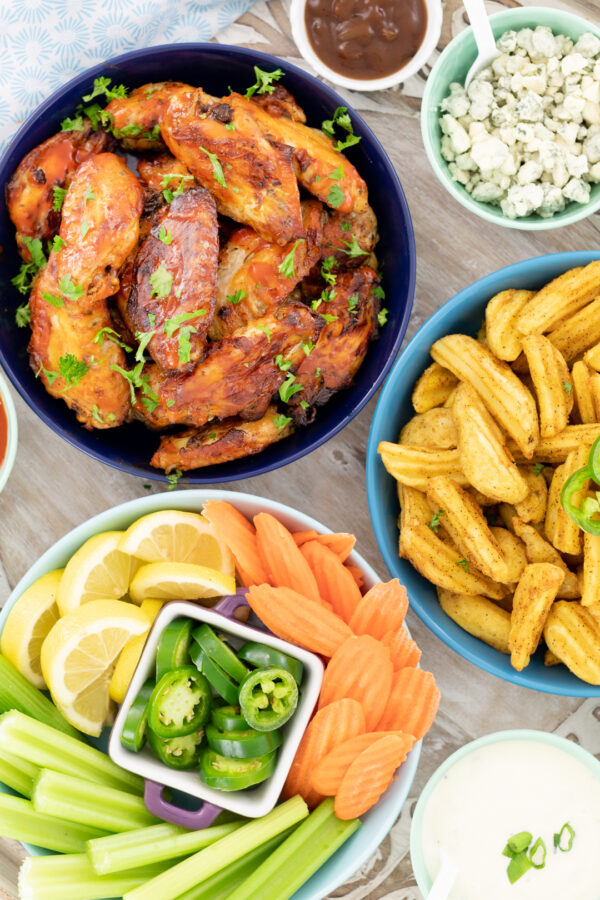 Easy Chicken Wings Board | Cutefetti