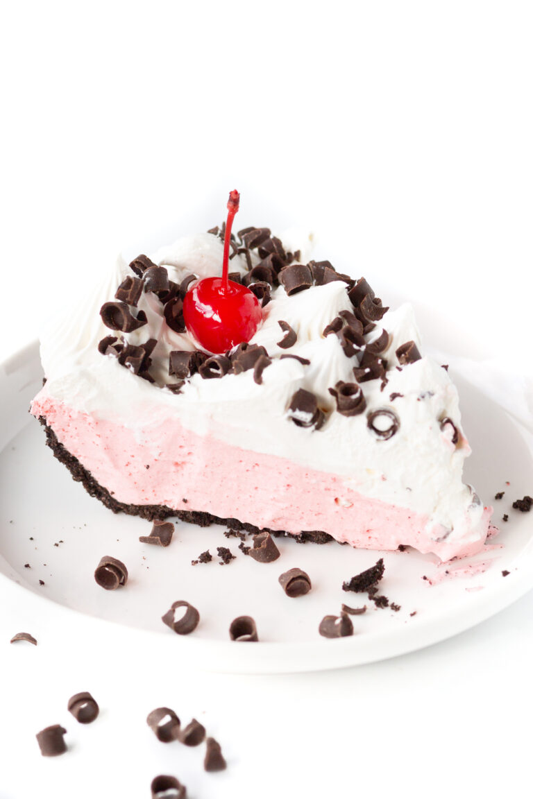 No Bake Chocolate Cherry Pie | Cutefetti