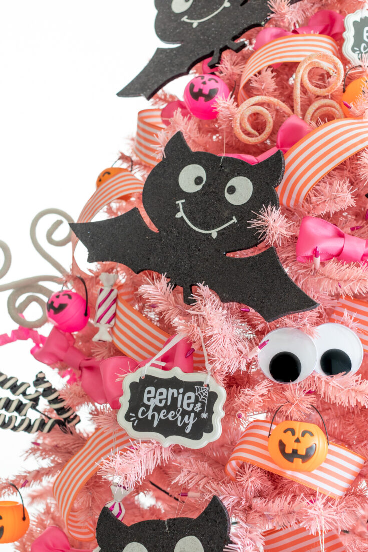 Pink Halloween Christmas Tree Ideas | Cutefetti