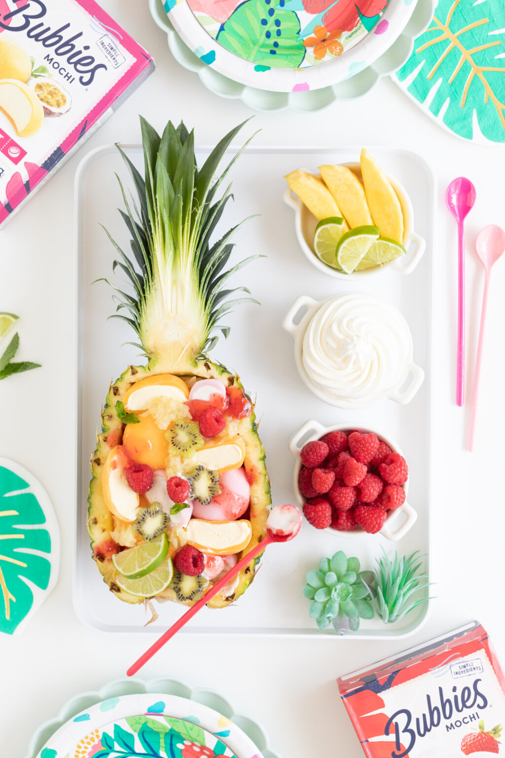 Tropical Sundae in a Pineapple | Cutefetti