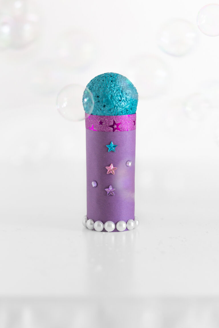 Seaweed Sway DIY Microphone Craft