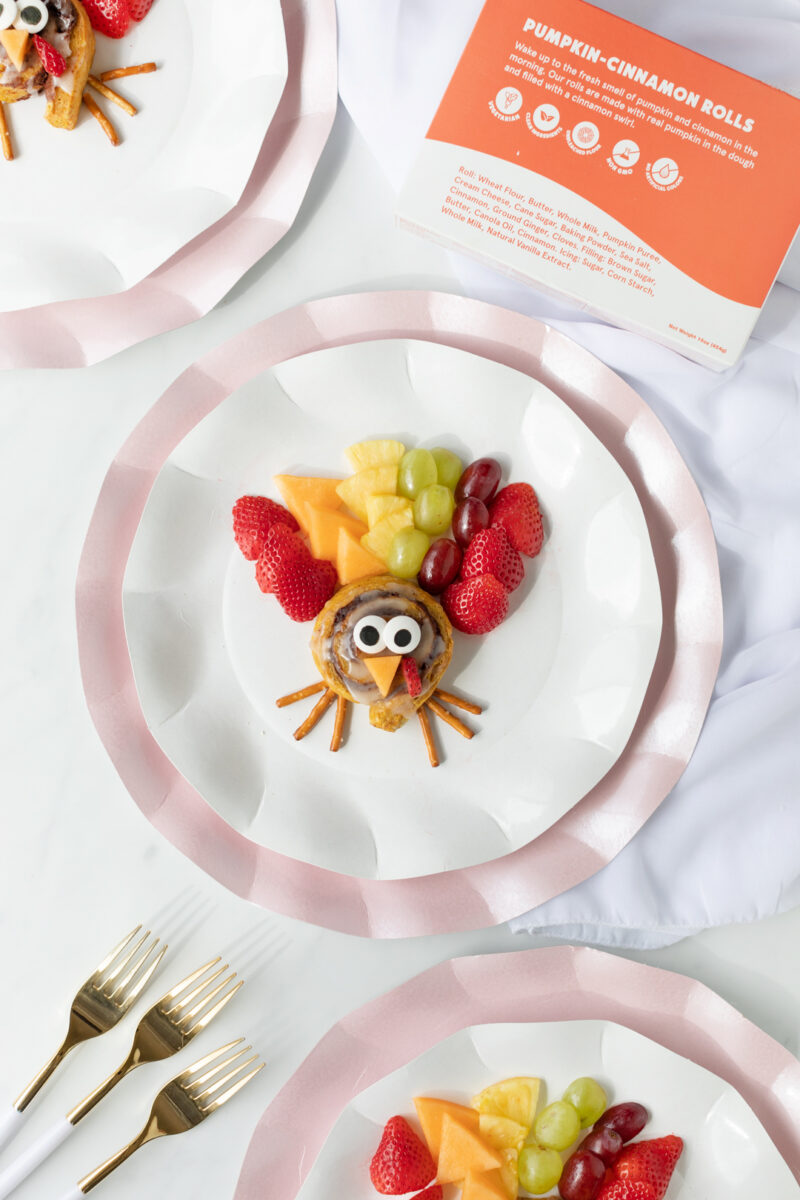 The Pumpkin Cinnamon Roll Turkeys That Will Make Thanksgiving More Fun