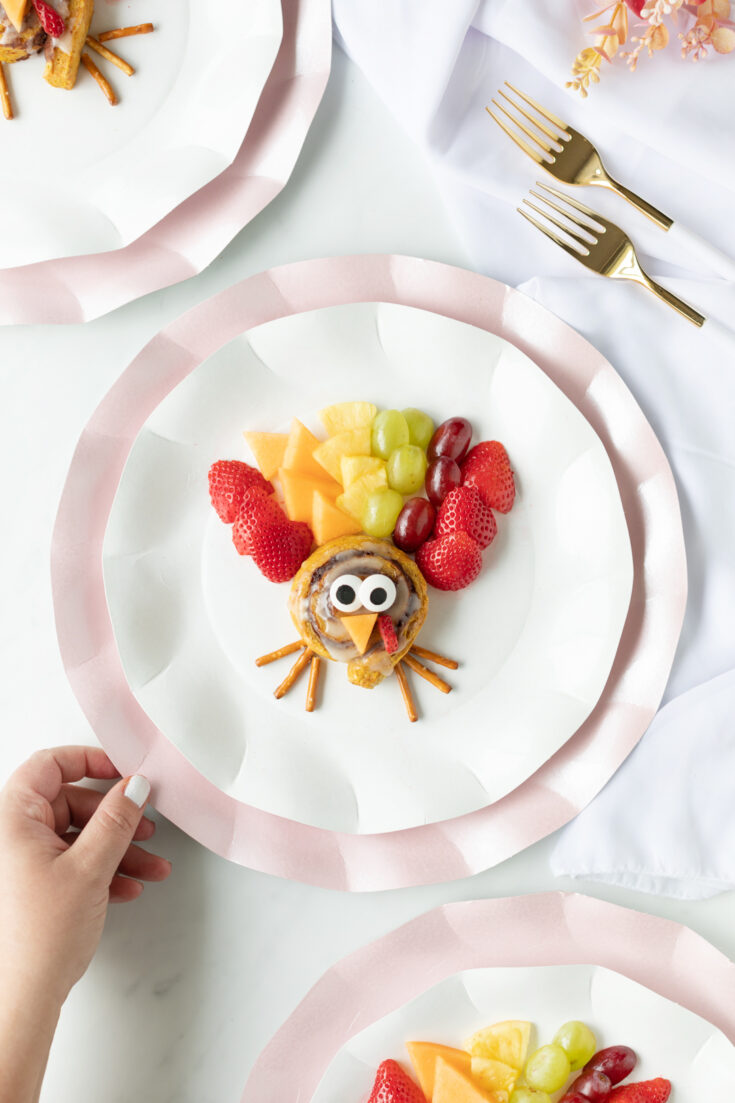 The Pumpkin Cinnamon Roll Turkeys That Will Make Thanksgiving More Fun