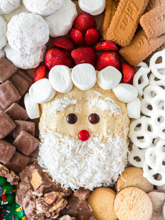 The Delicious Santa Cheesecake Ball Everyone Needs to Make Story