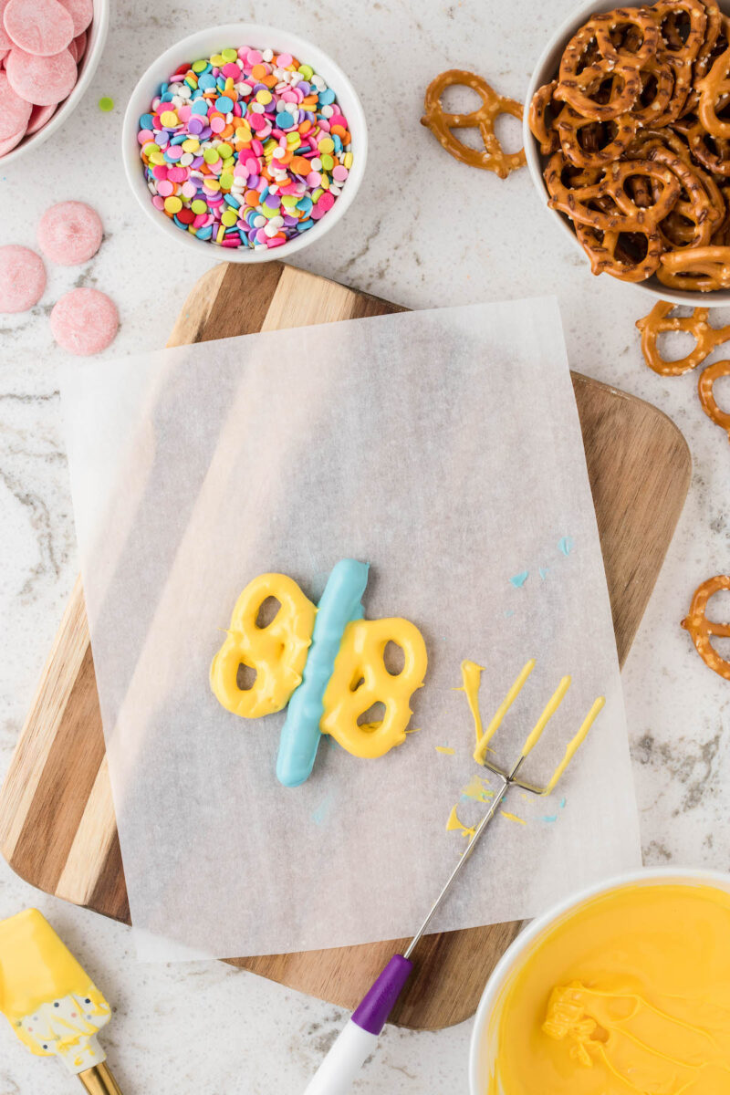 Fast Forward To Spring with These Butterfly Pretzels | Cutefetti