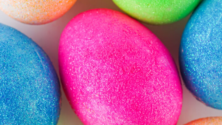 A Unique Way to Celebrate Easter: DIY Glitter Easter Eggs! | Cutefetti