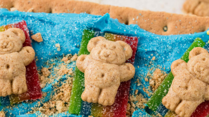 How to Make Beach Day Graham Crackers | Cutefetti