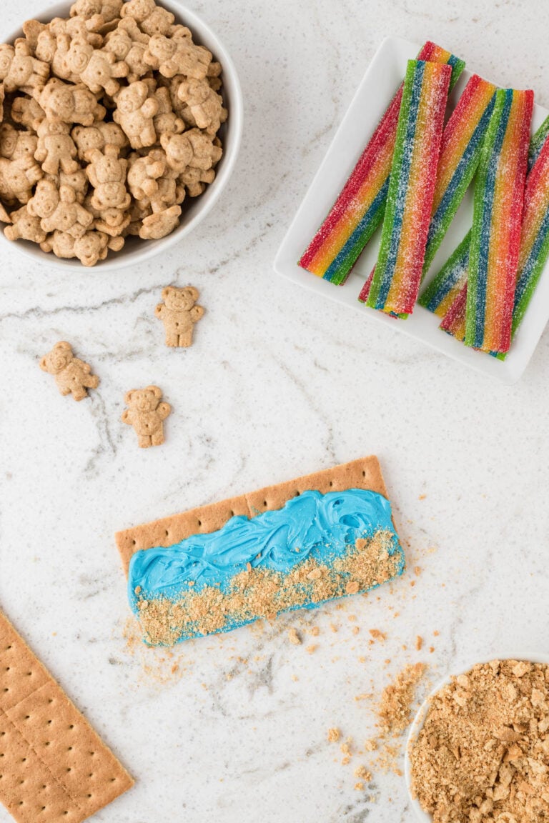 How to Make Beach Day Graham Crackers | Cutefetti