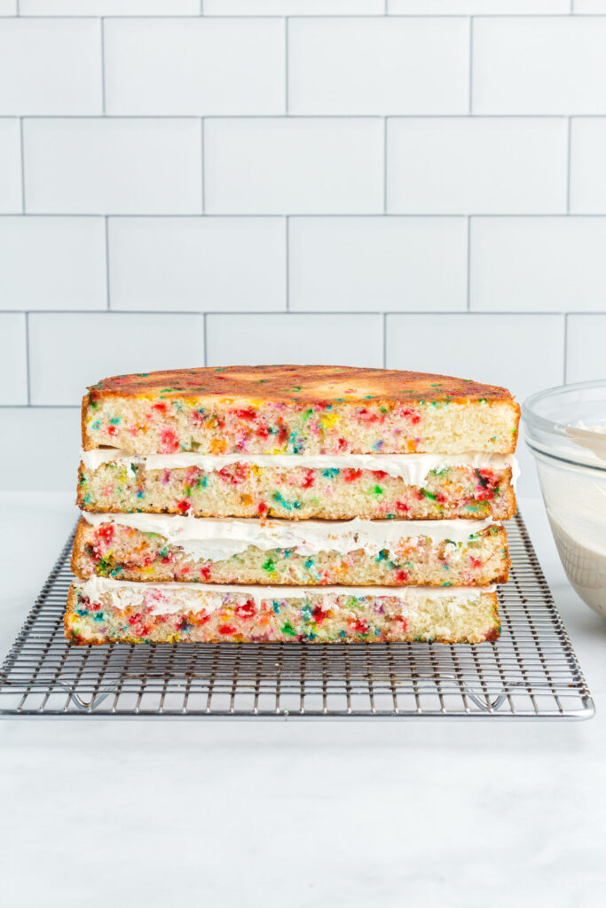 How to Make a Funfetti Rainbow Cake – Perfect for Every Celebration ...
