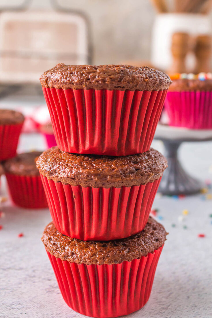These Chocolate Angel Food Cake Cupcakes are Amazing
