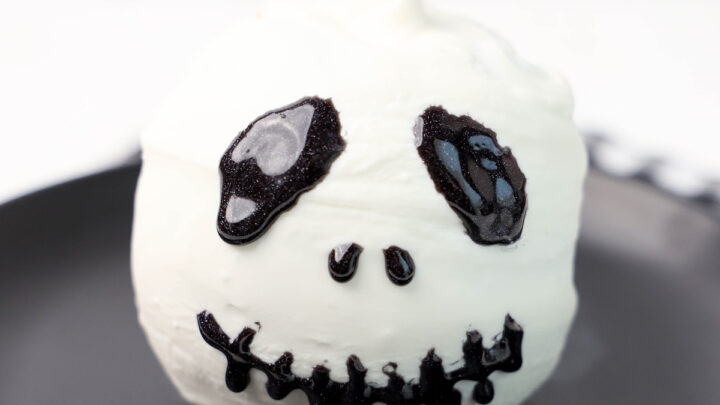 Easy Jack Skellington Candy Apples | Cutefetti