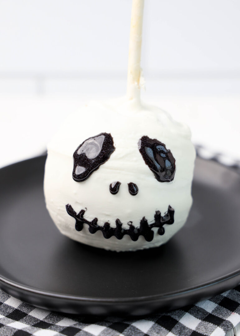 Easy Jack Skellington Candy Apples | Cutefetti