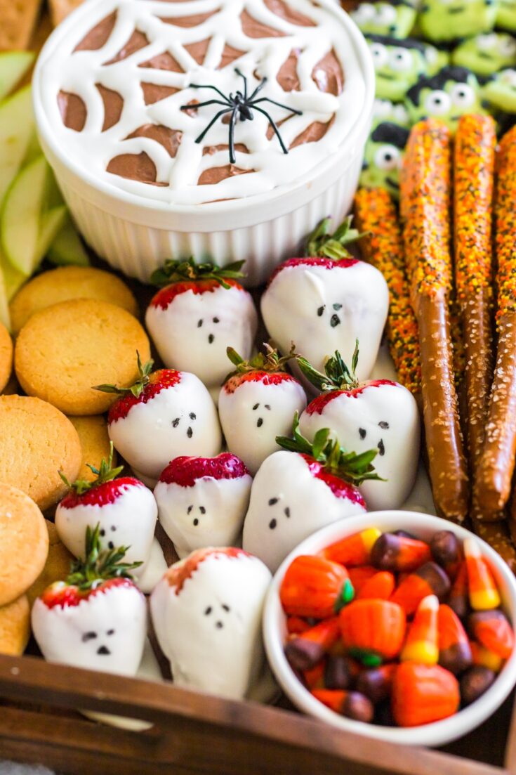 The Halloween Dessert Board You Need to Make | Cutefetti