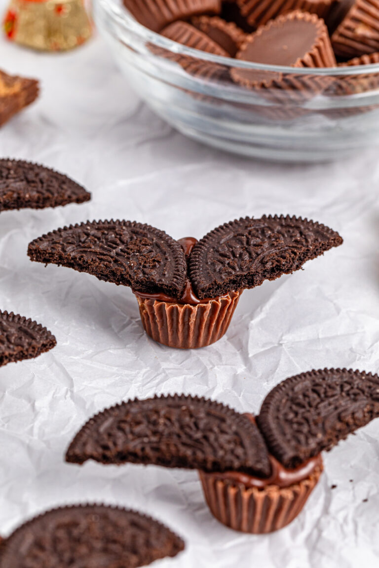 How to Make OREO Bats for Halloween | Cutefetti