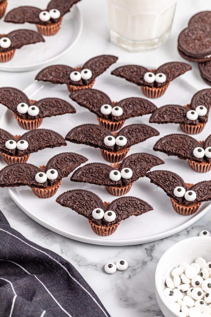 How to Make OREO Bats for Halloween | Cutefetti