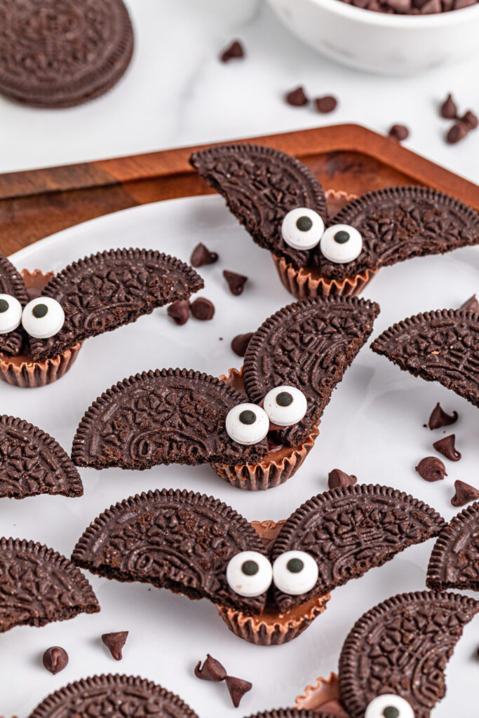 How to Make OREO Bats for Halloween | Cutefetti