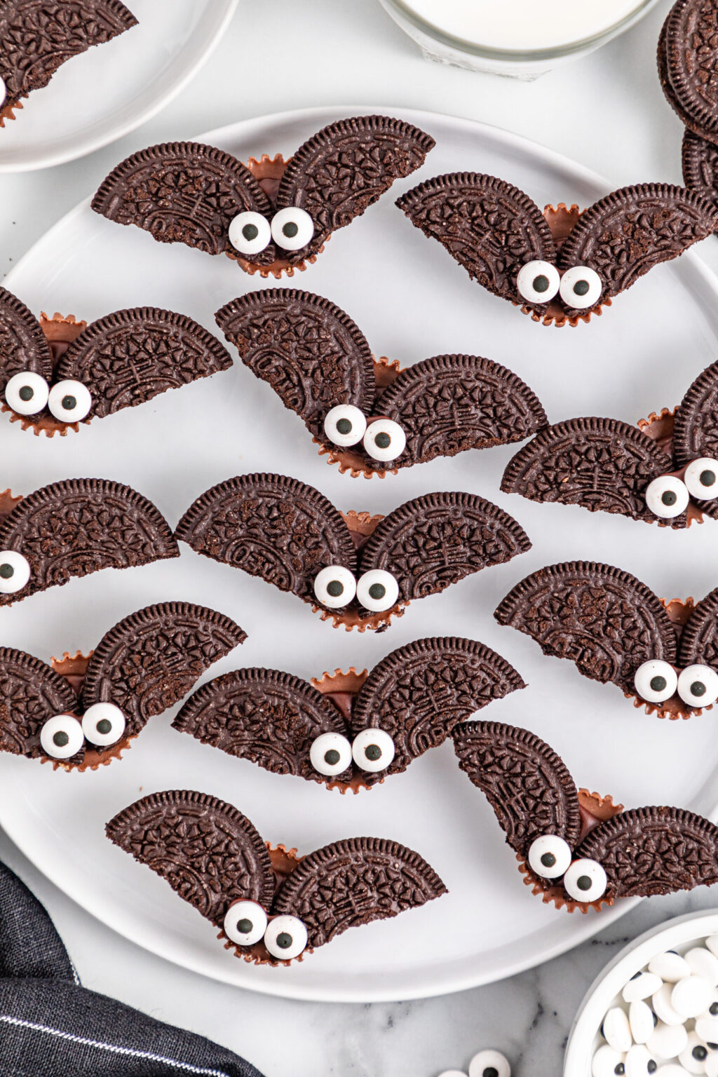 How to Make OREO Bats for Halloween | Cutefetti