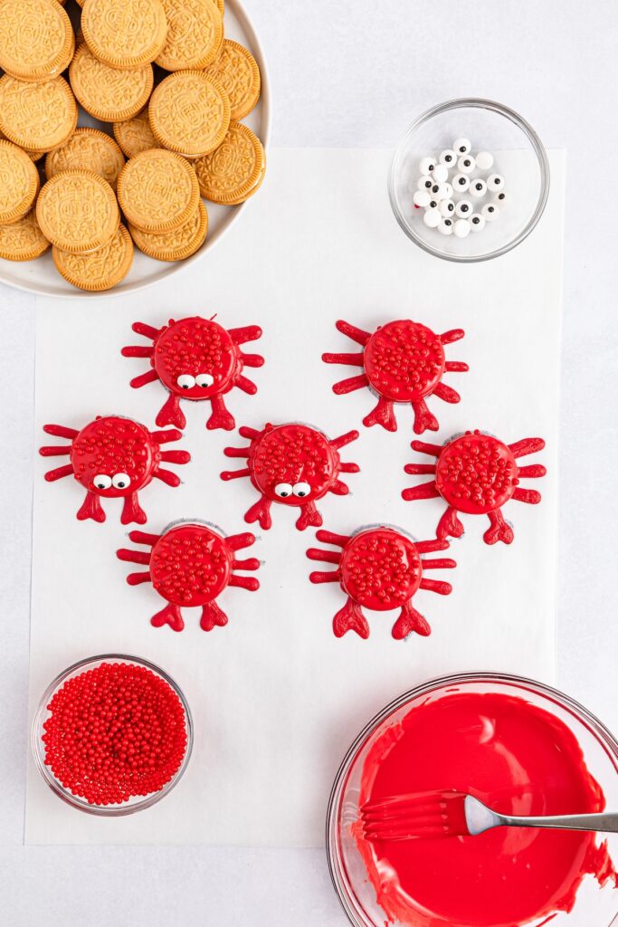 How to Make Fun and Easy Crab OREO Cookies | Cutefetti