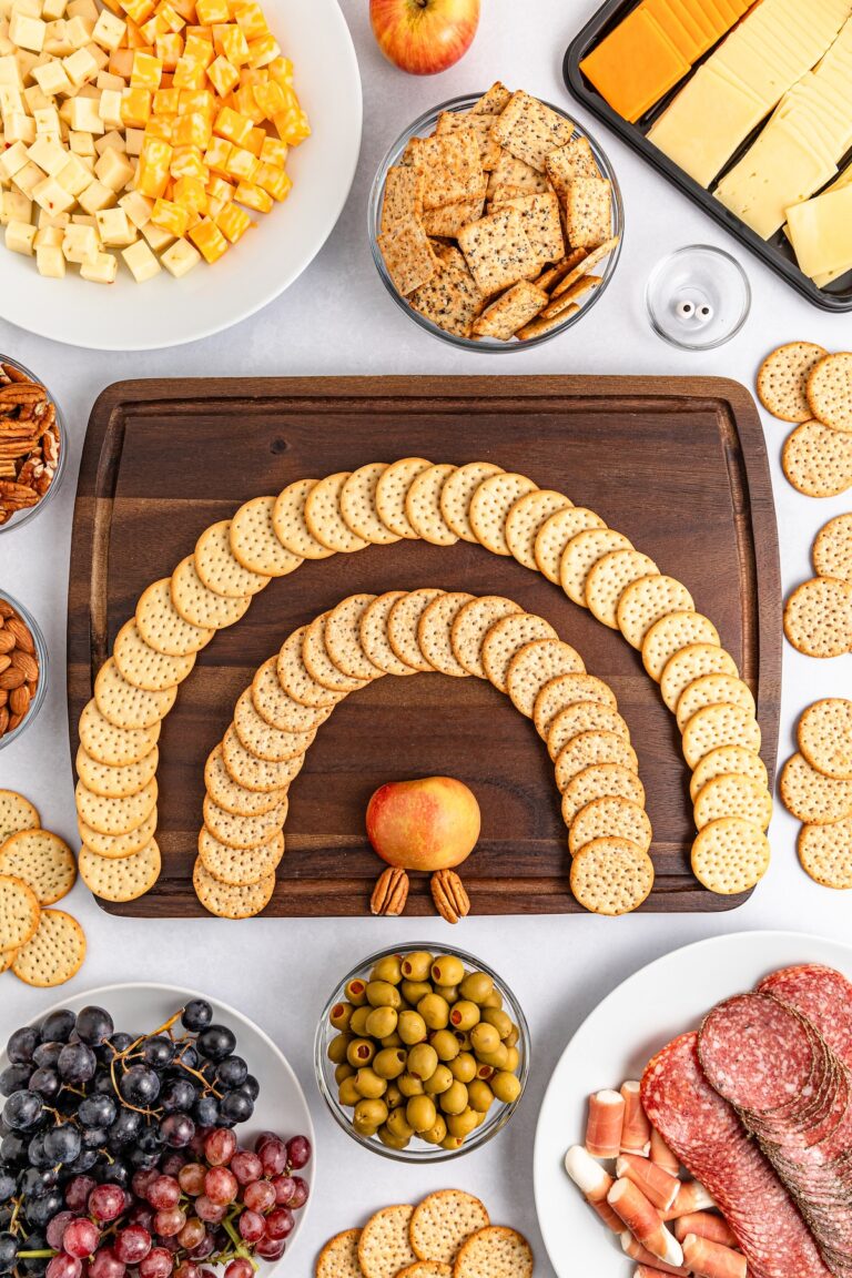 The Best Turkey Charcuterie Board to Make For Thanksgiving | Cutefetti