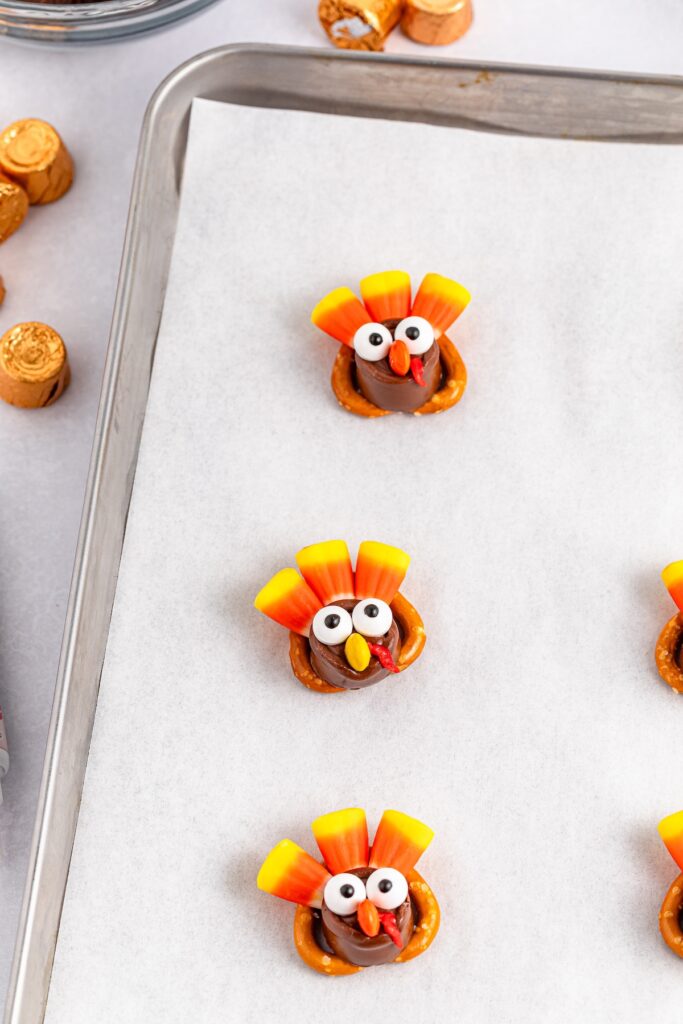 These Mini Pretzel Turkeys Will Make You Giggle