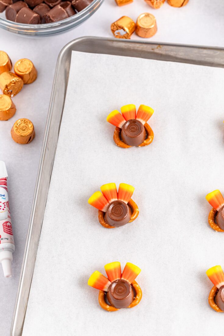 These Mini Pretzel Turkeys Will Make You Giggle