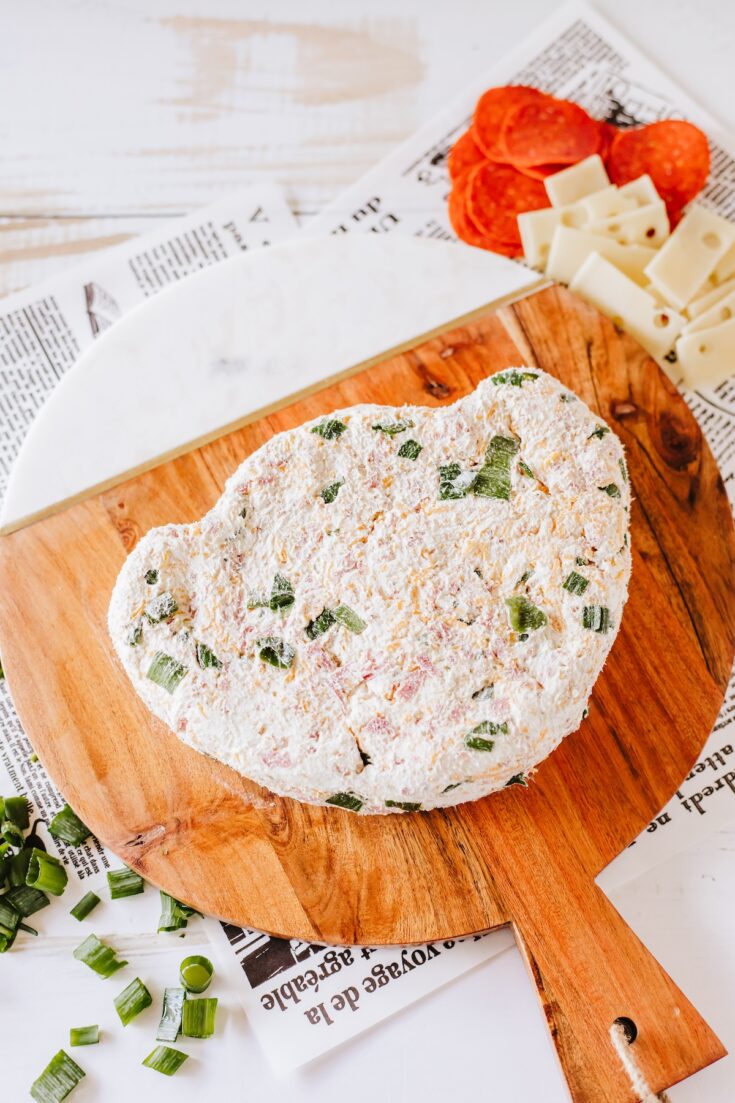 The Grinch Cheese Ball That You Absolutely Won't Loathe Entirely