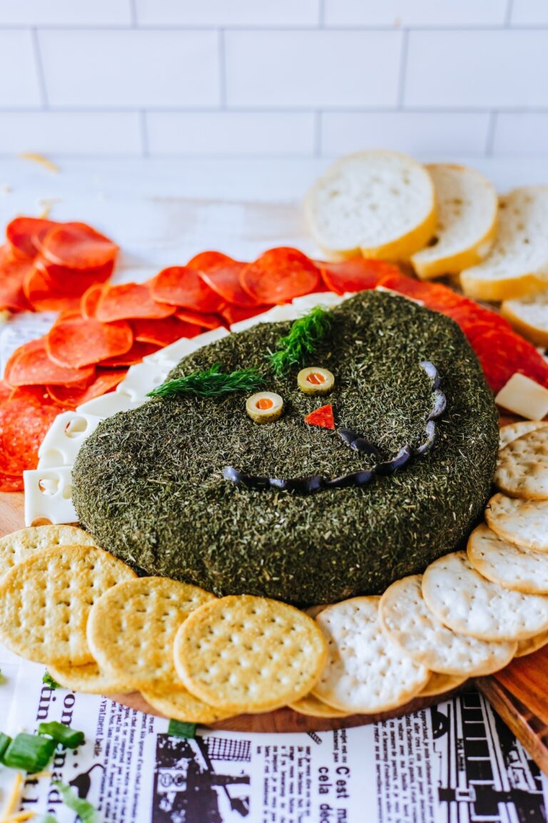 The Grinch Cheese Ball That You Absolutely Won't Loathe Entirely