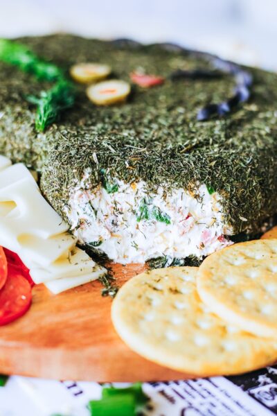 The Grinch Cheese Ball That You Absolutely Won't Loathe Entirely