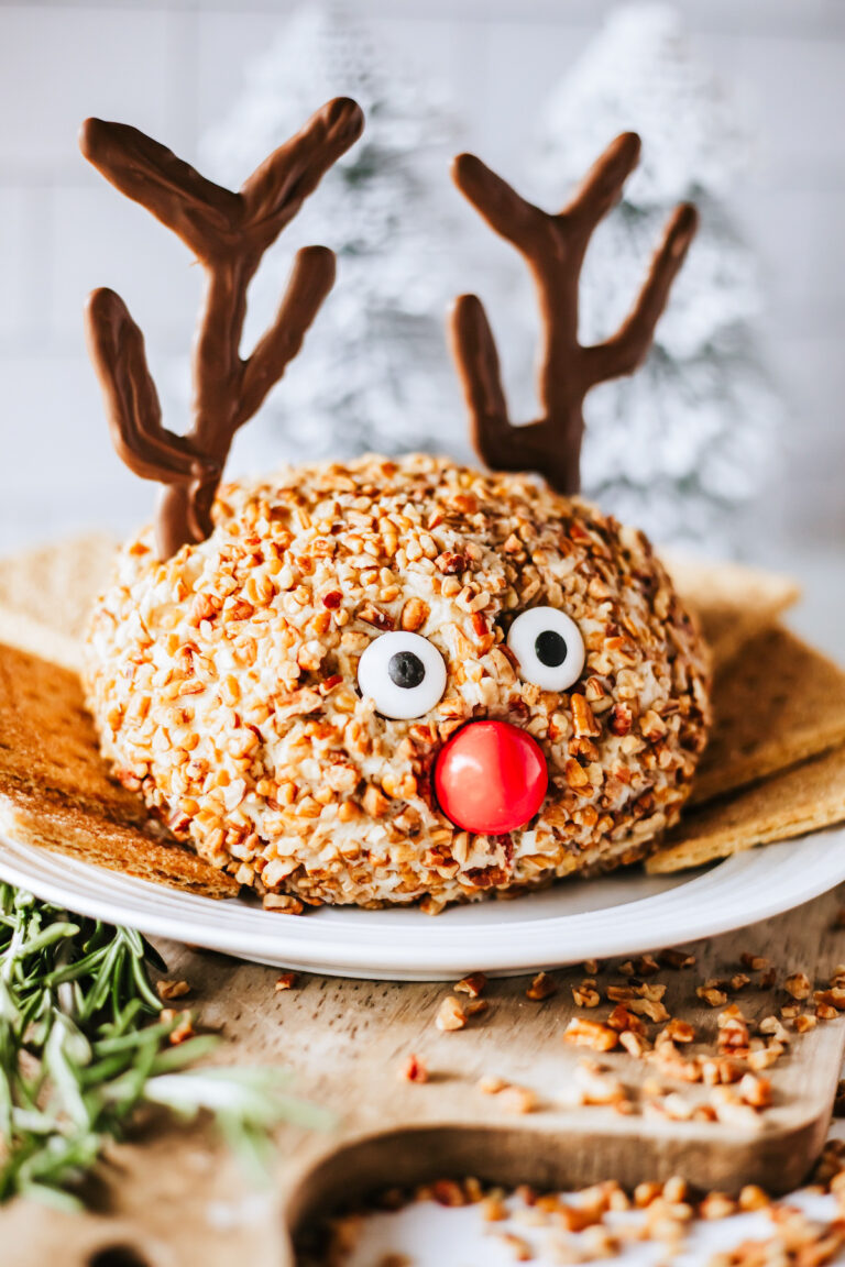 Make This Butter Pecan Cheese Ball for Instant Holiday Fun | Cutefetti