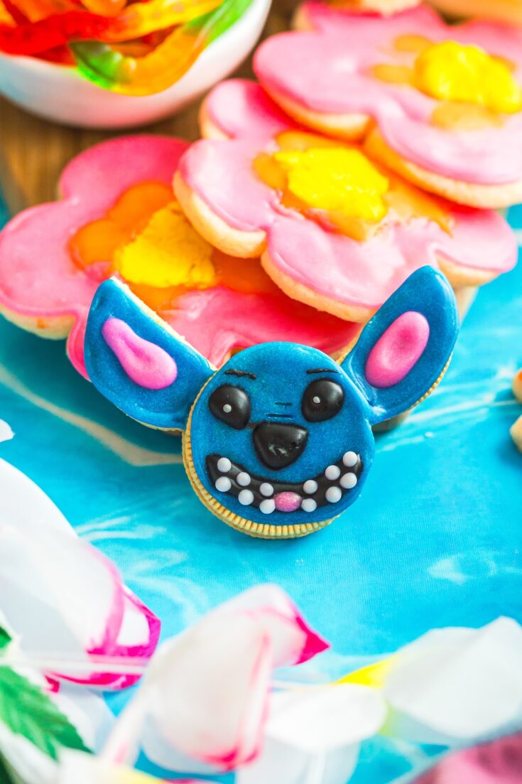 Celebrate with the Ultimate Lilo and Stitch Snack Board | Cutefetti