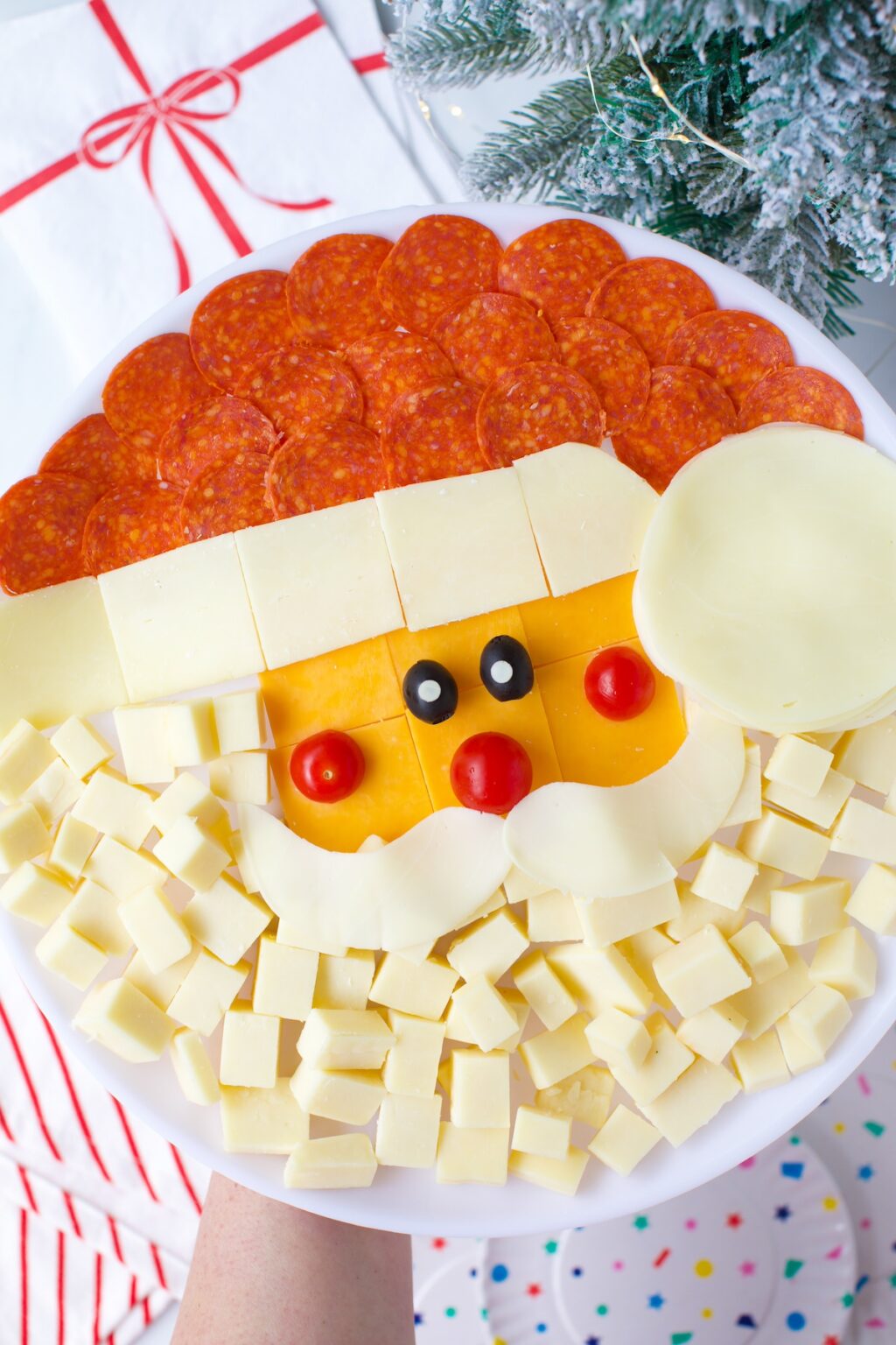 Make this Cute Santa Claus Snack Platter ASAP | Cutefetti