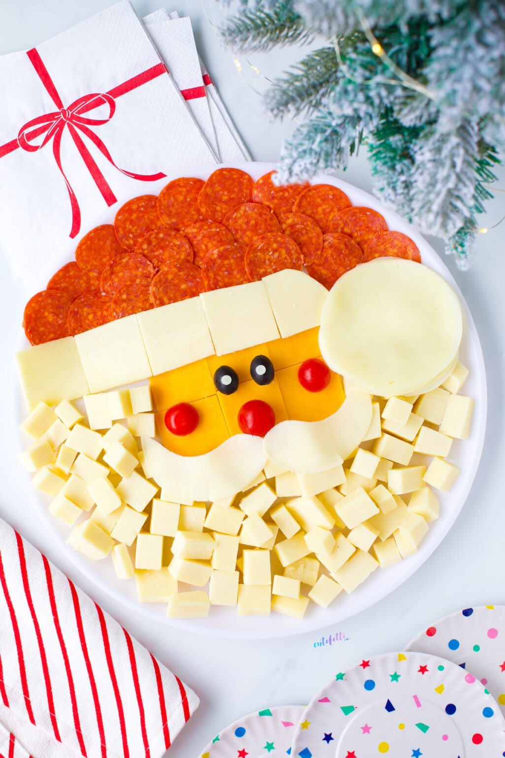 Make this Cute Santa Claus Snack Platter ASAP | Cutefetti